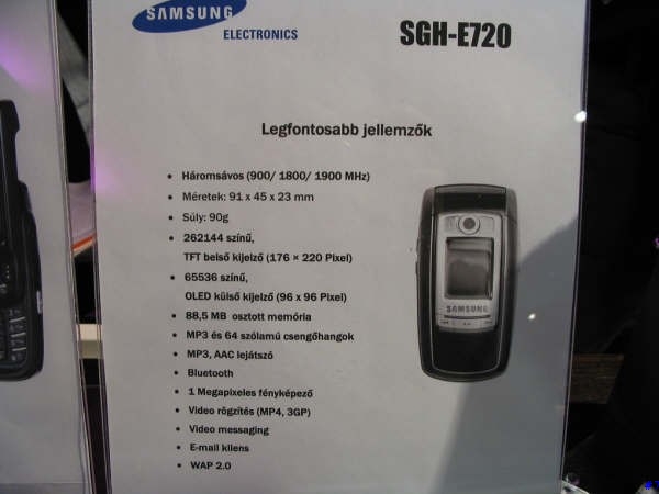 Samsung E720 - Mobile01