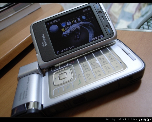 Ricoh-GRD裡的Nokia鏡面N93i... - Mobile01