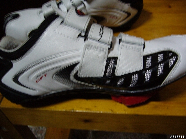 {分享文}NorthWave Aerator 3V Cycling Shoe 鐵網式進氣孔卡鞋 - Mobile01