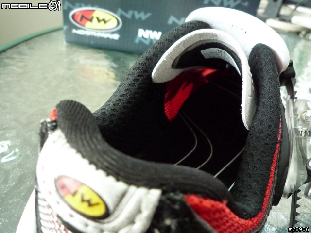 義大利 Northwave Aerlite SBS Carbon 卡鞋開箱 - Mobile01