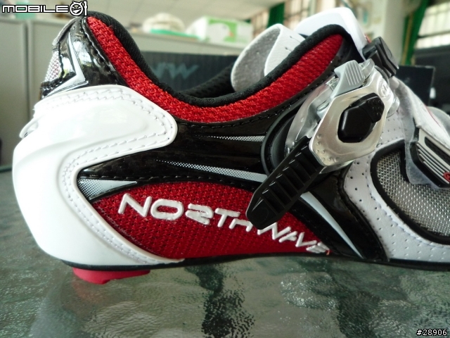 義大利 Northwave Aerlite SBS Carbon 卡鞋開箱 - Mobile01