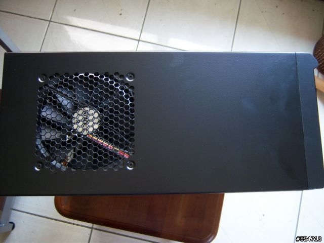 [開箱]Antec G300 新手不專業開箱 - Mobile01