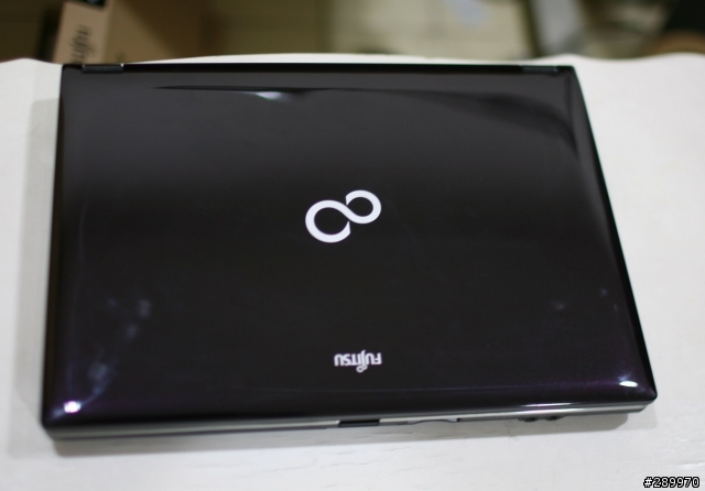 Fujitsu LifeBook SH560 - Mobile01