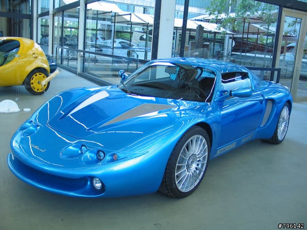 義大利 拍的車子 有人知道是甚麼車嗎???仍然無正確答案中.......... (第3頁) - Mobile01