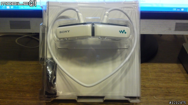 (補圖)開箱啦！Sony-Walkman-W252現身！！（贈鐵盒版） - Mobile01
