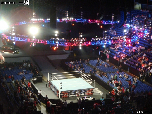 WWE_RAW_O2 Arena_041811 - Mobile01