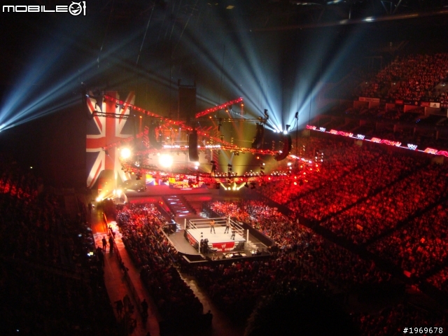 WWE_RAW_O2 Arena_041811 - Mobile01