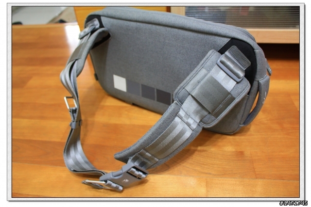 [開箱] 第二咖攝影包 Incase ARI Marcopoulos Camera Bag - Mobile01
