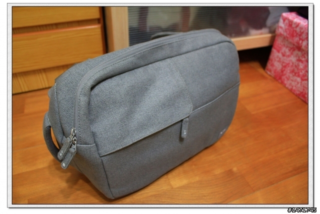 [開箱] 第二咖攝影包 Incase ARI Marcopoulos Camera Bag - Mobile01