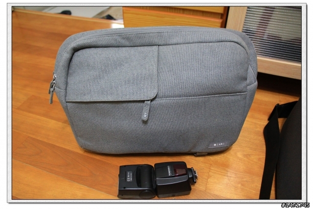 [開箱] 第二咖攝影包 Incase ARI Marcopoulos Camera Bag - Mobile01