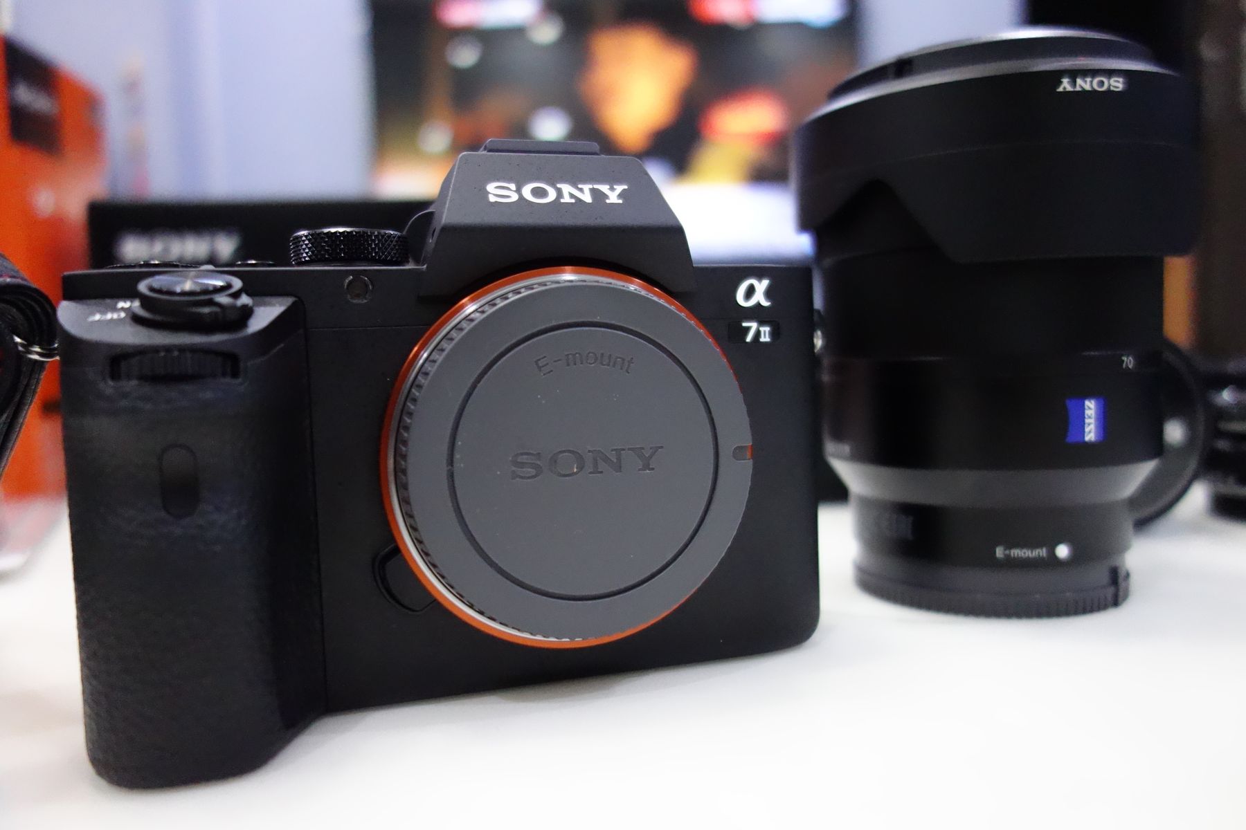 搧風點火、衝個買氣~ SONY A7 II - Mobile01