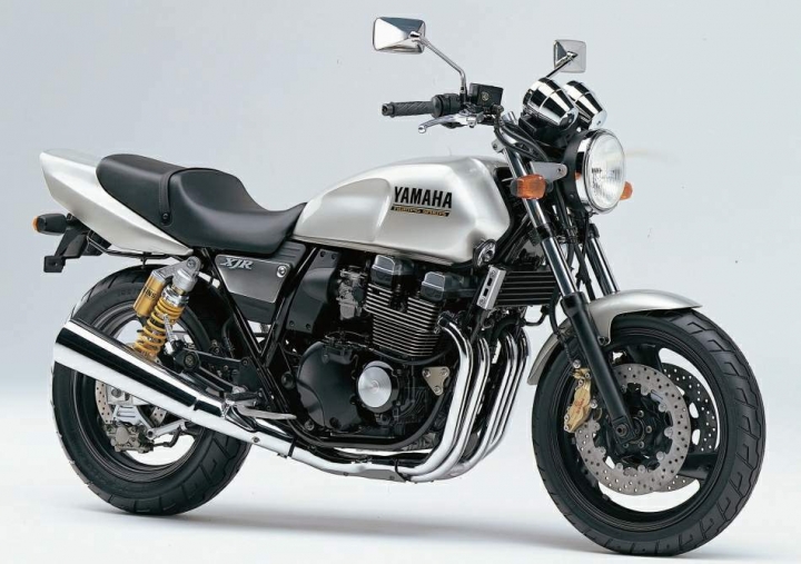 YAMAHA XJR400 - Mobile01