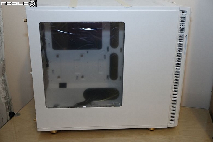集靜音美形於一 Fractal Design R5 White Gold 特別版 - Mobile01