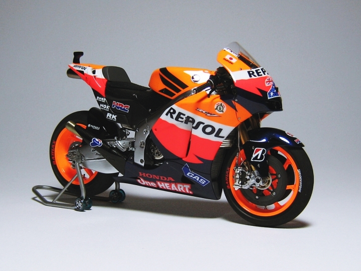 [作品分享] 重返榮耀！2011年 REPSOL Honda RC212V Casey Stoner - Mobile01