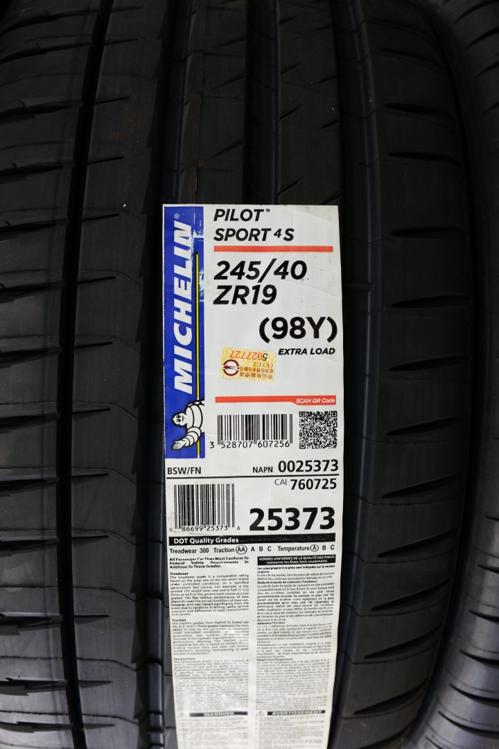 [換胎分享]Michelin PS4s - Mobile01