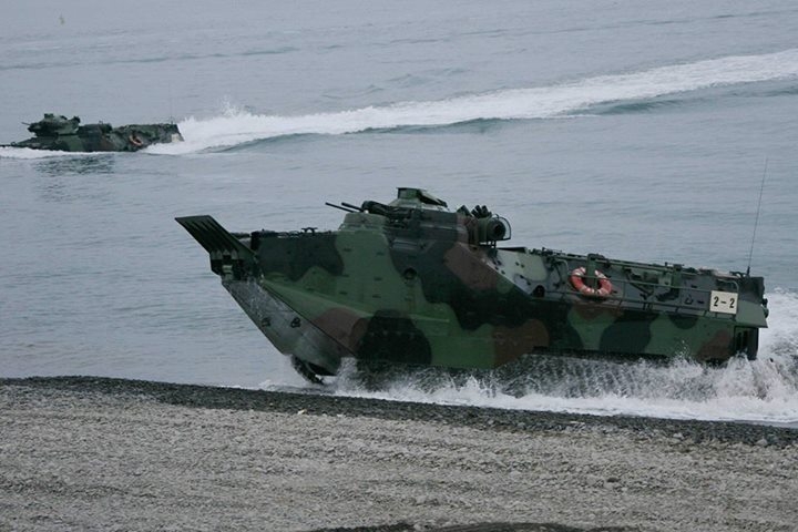 多國部隊雲集東南海峽，距離寶島太近了，解放軍王牌武器亮劍 - Mobile01