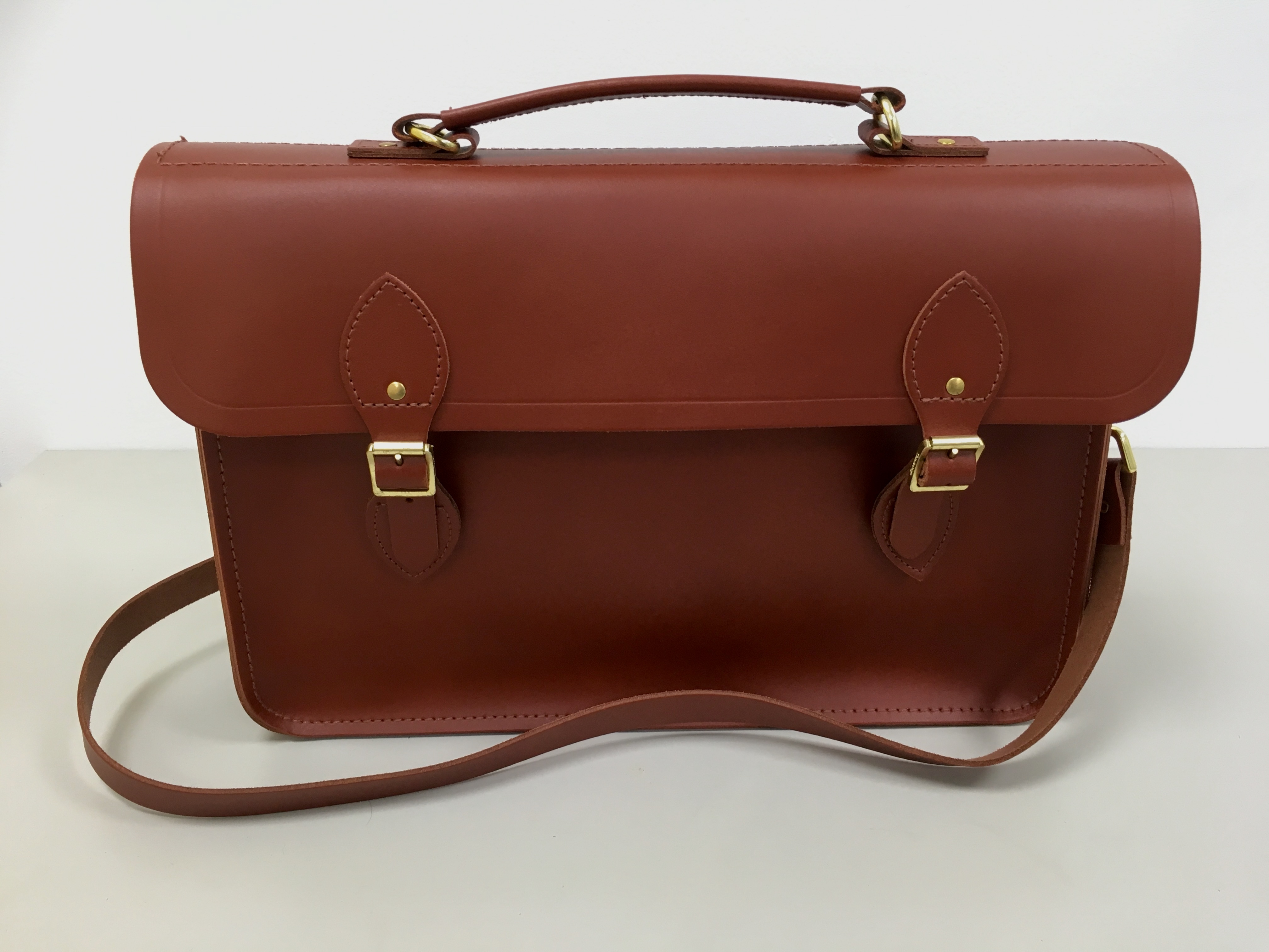 [劍橋包簡單分享] The Cambridge Satchel Company-magnetic briefcase - Mobile01