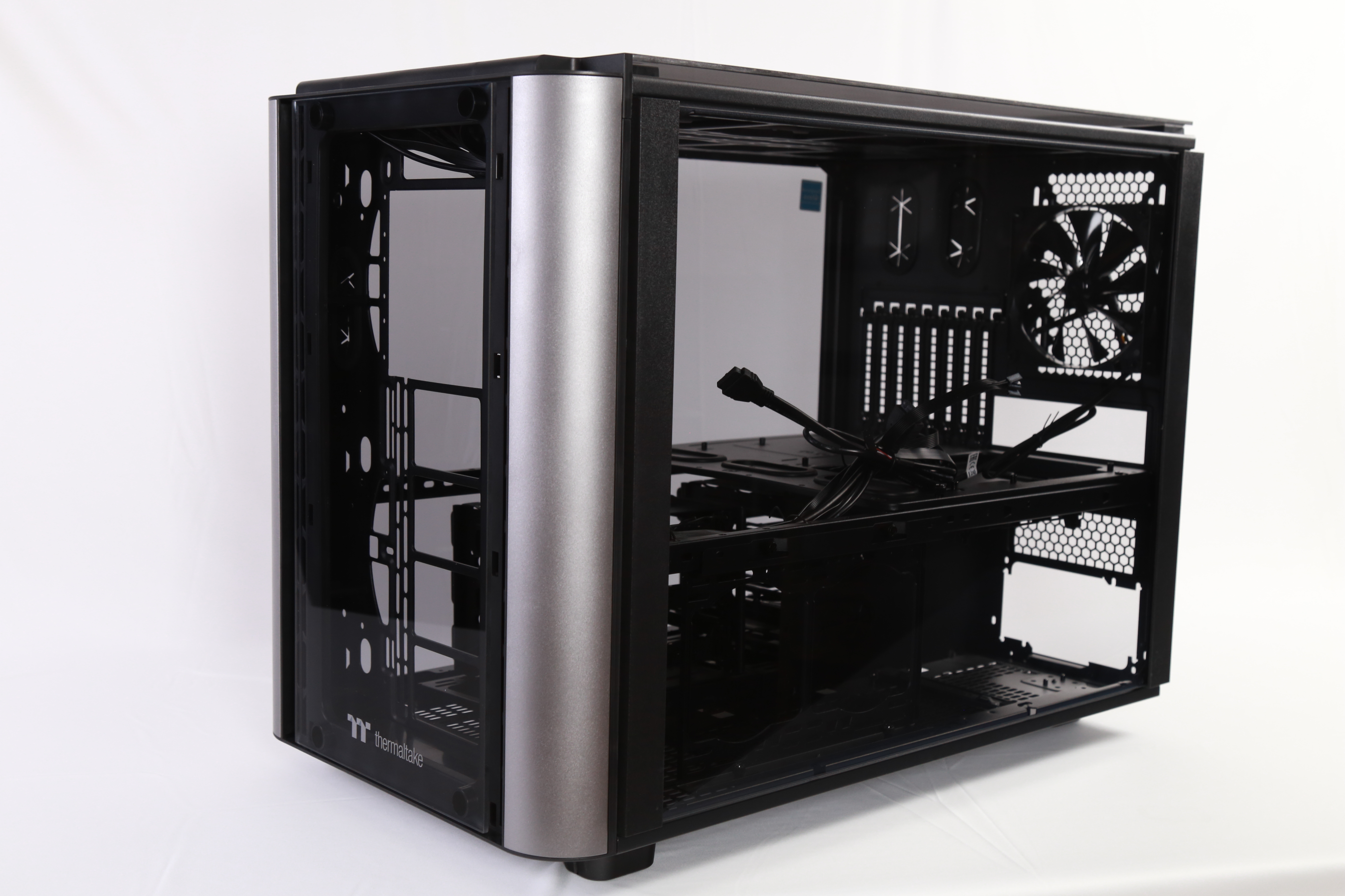 thermaltake Level 20 XT 開箱分享 - Mobile01