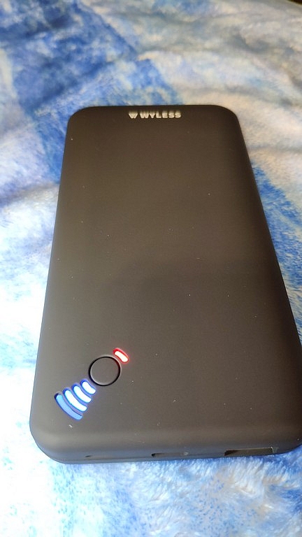 Wyless Power Juice H8 吸盤式無線充電行動電源, 用過無線充電真的會迷上 - Mobile01