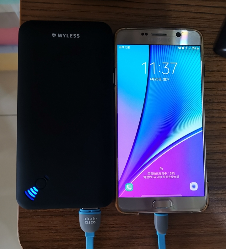 【Wyless】Power Juice H8吸盤式無線充電行動電源：吸力強、電力足、充很快 - Mobile01