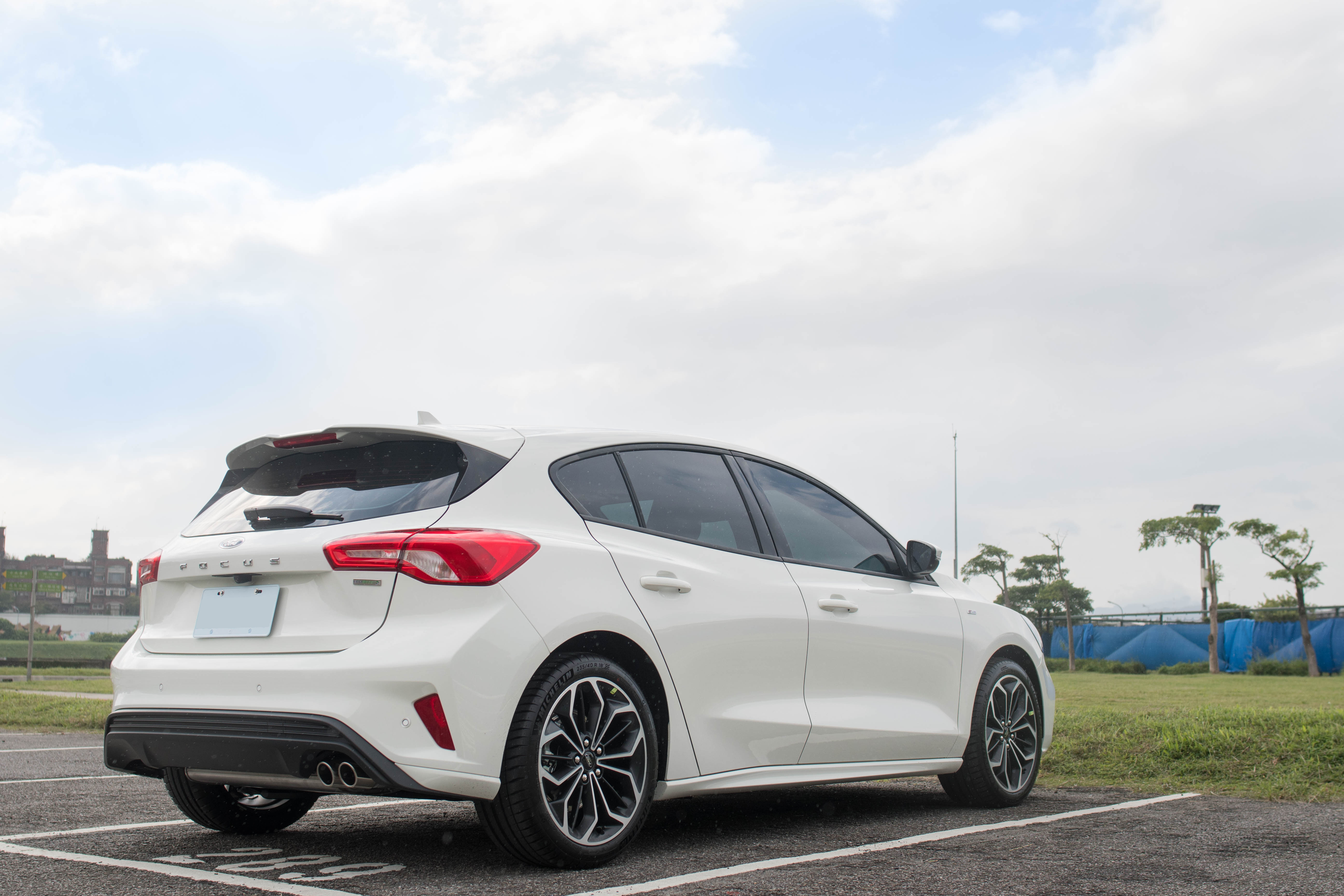 - Focus MK4 ST-Line - 遲來的小開箱心得文 (更新第二套換胎心得) - Mobile01