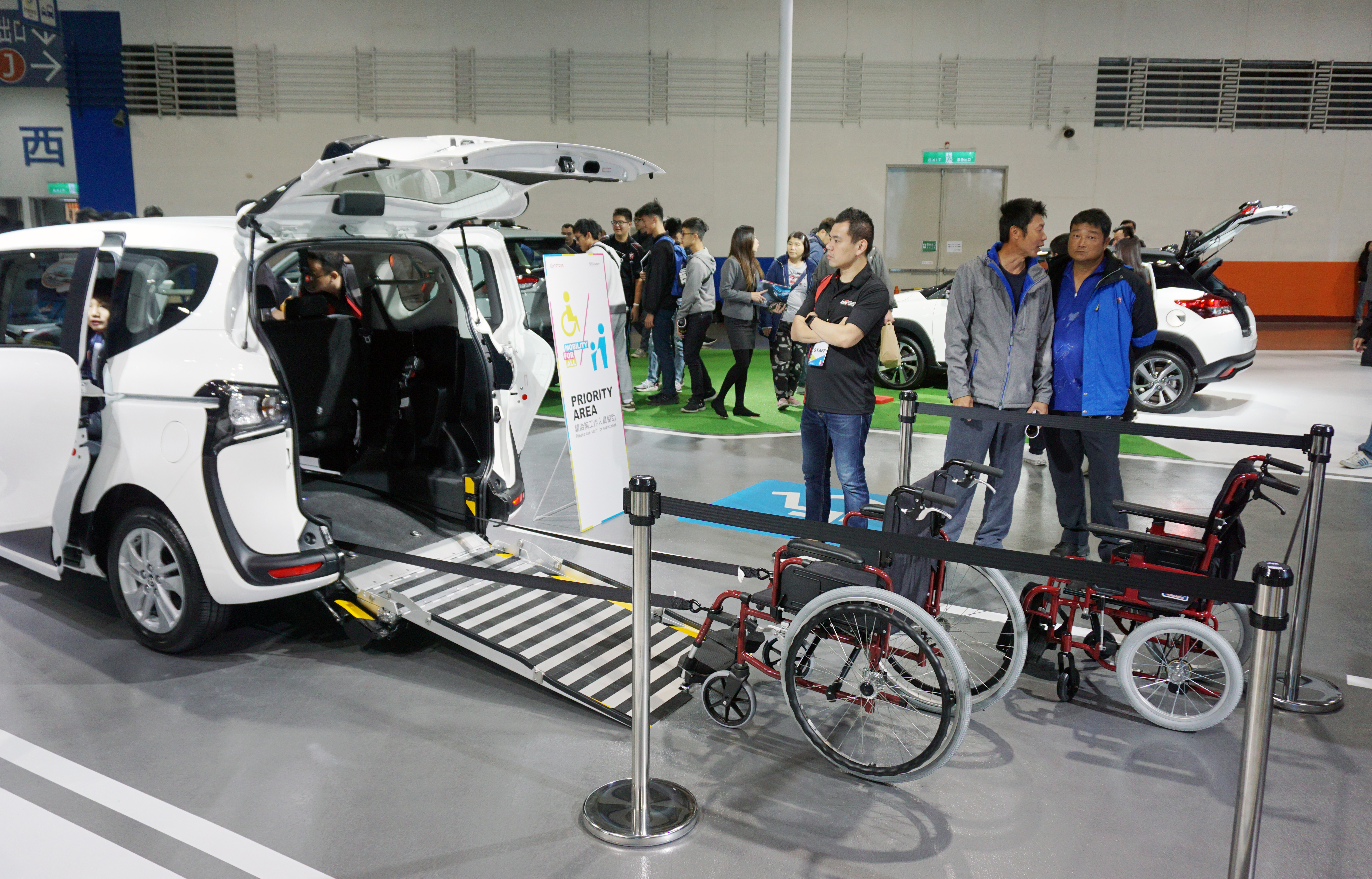 車展半日遊！終於看到RHOMBUS Concept概念車! - Mobile01