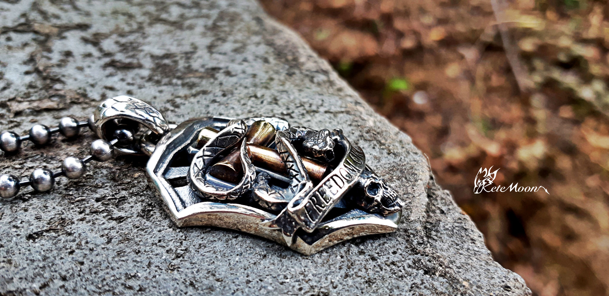 Black Venom Jewelry X 2 Abnormal Sides-大蛇黃銅十字吊墜 - Mobile01