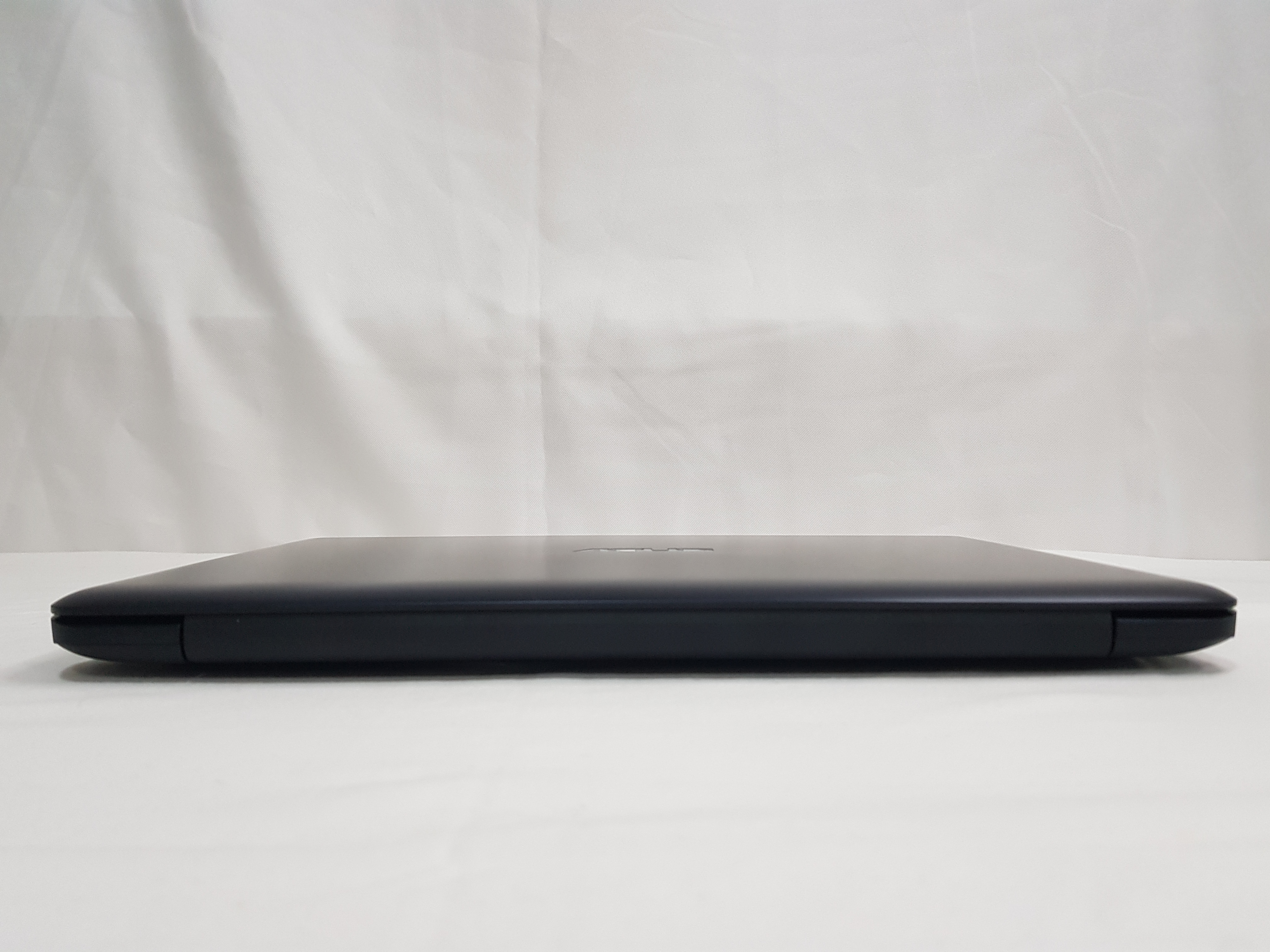 【小宅開箱】ASUS L402Y 就真的只是超級文書筆電了 - Mobile01