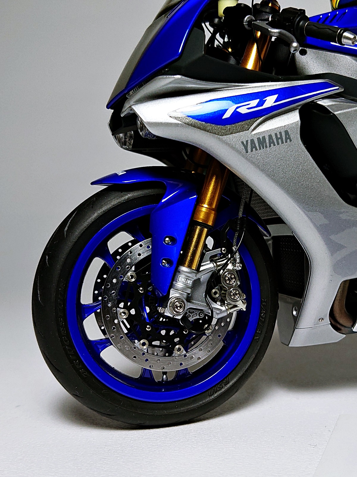 [作品分享] 賽道取向！YAMAHA YZF-R1M (2015 YZF-R1配色版本) - Mobile01