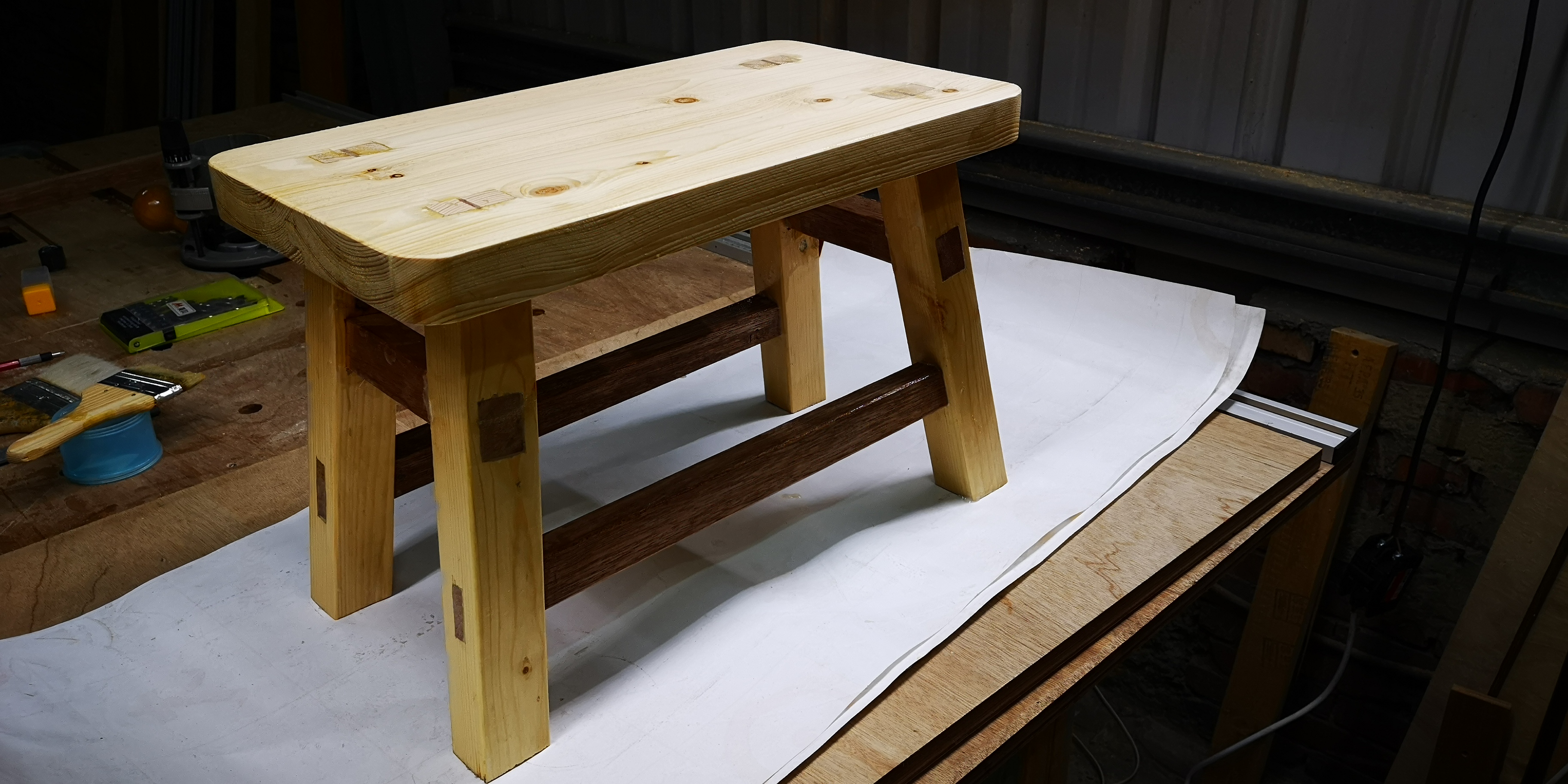 板凳 – Staked Bench - Mobile01