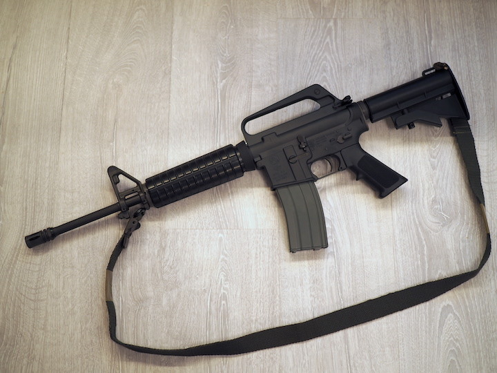 CAR Colt M723 氣動空氣軟槍開箱 - Mobile01