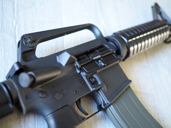 CAR Colt M723 氣動空氣軟槍開箱 - Mobile01