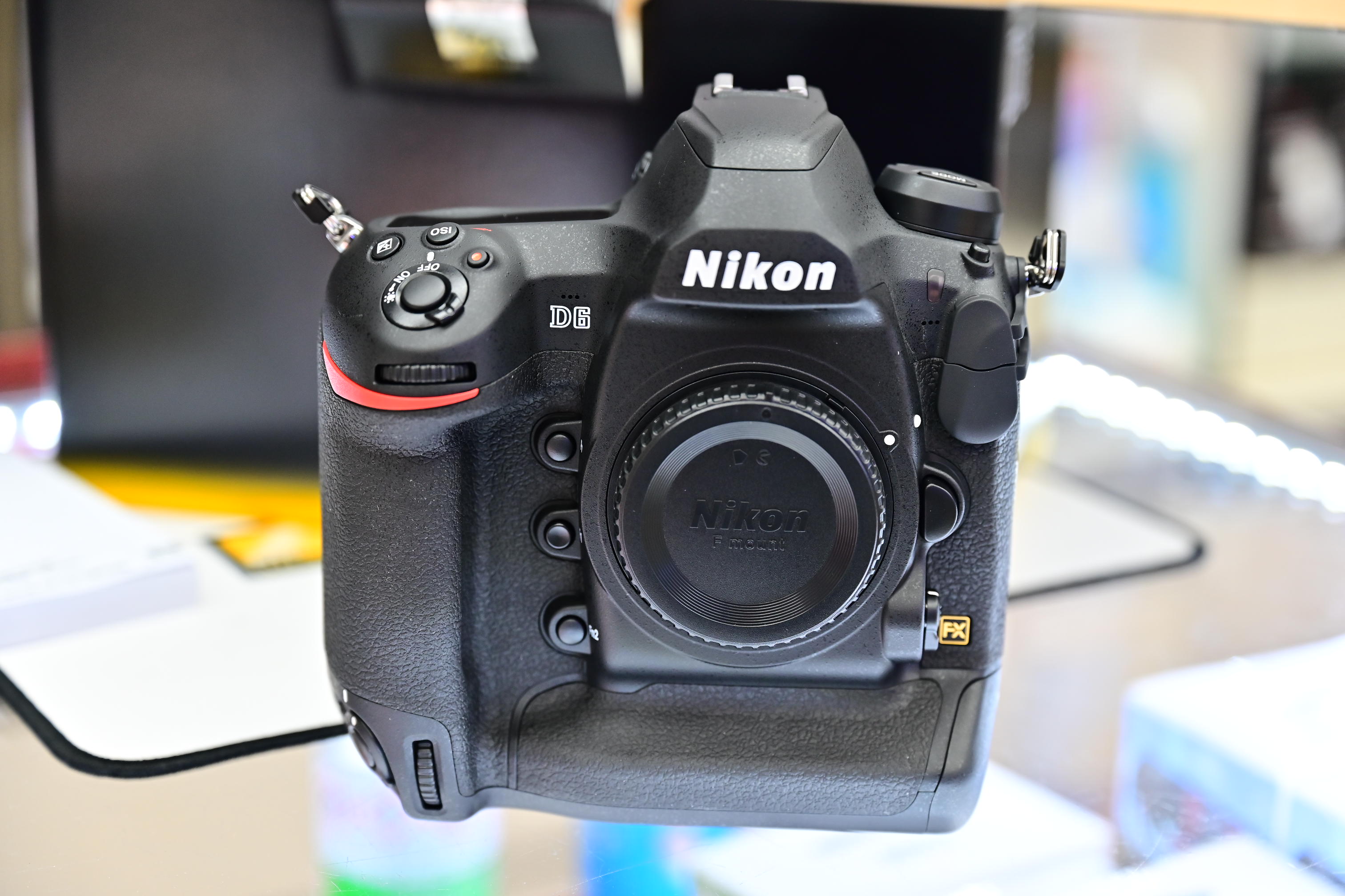 Nikon D6簡單開箱：重拾單反拍照樂趣，拍鳥還是喜歡光學觀景窗。 - Mobile01