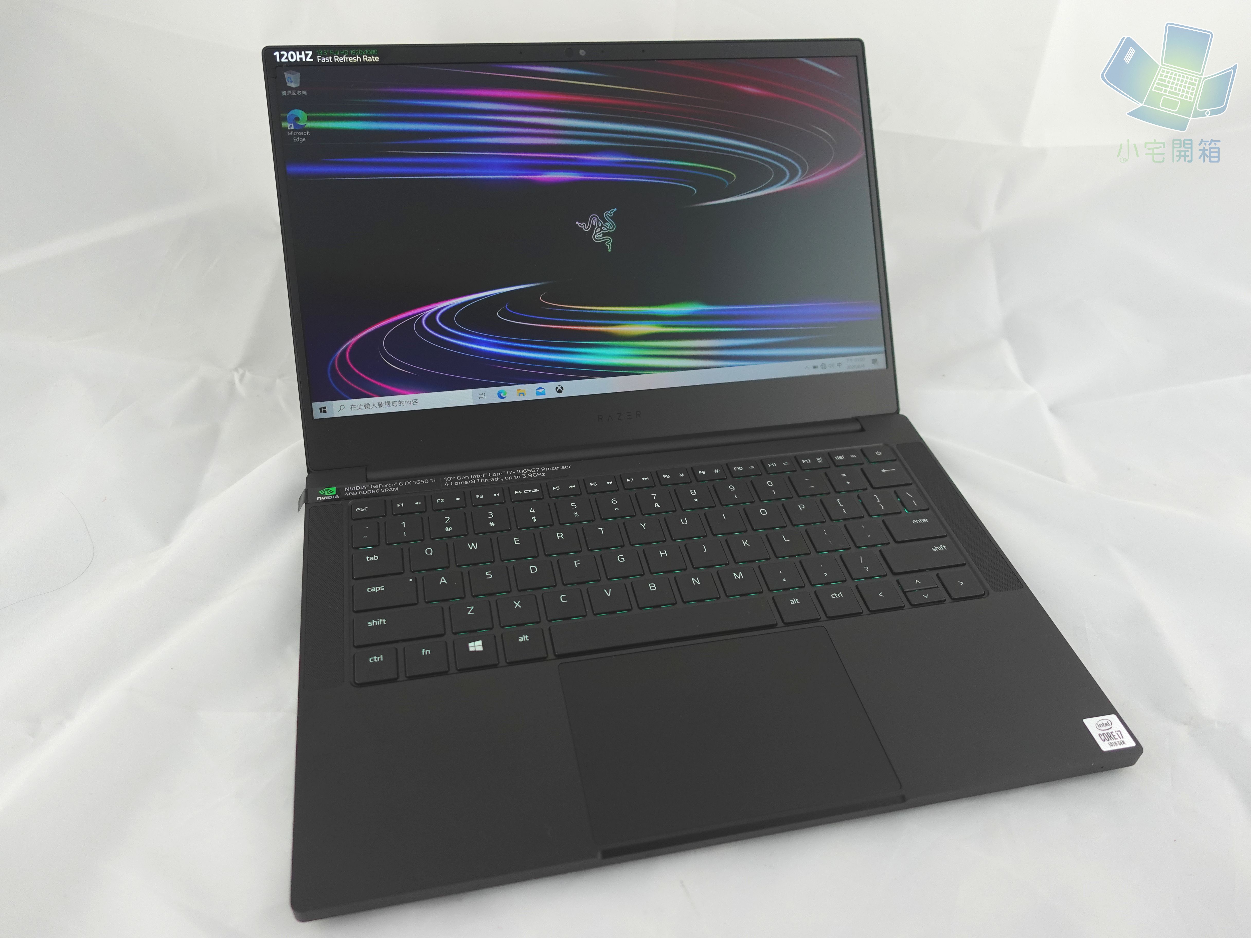 【小宅開箱】Razer Blade Stealth 13 又小又香，一台打遍天下無敵手 - Mobile01