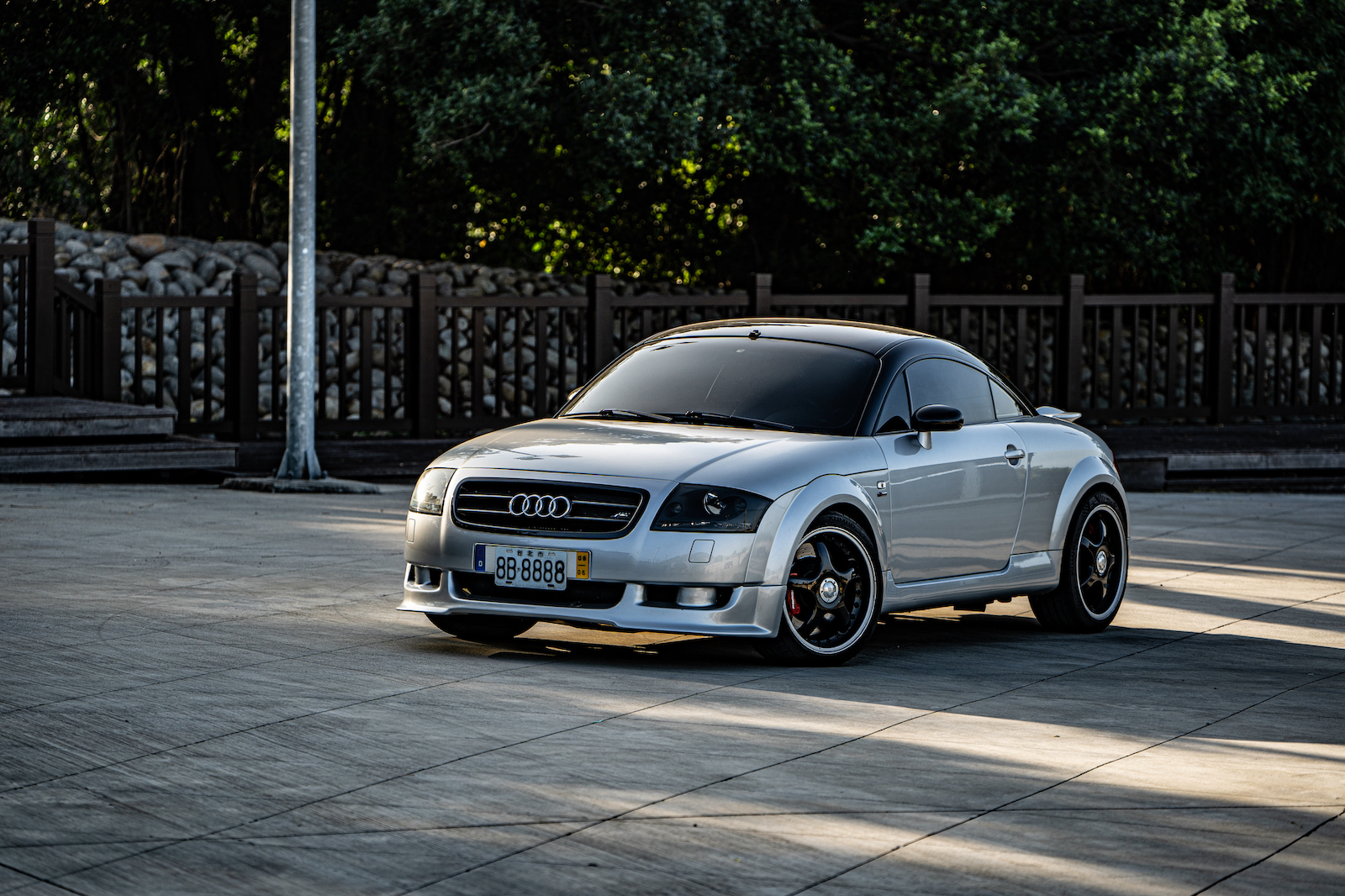 20年前的經典，Audi TT mk1 quattro 6MT - Mobile01