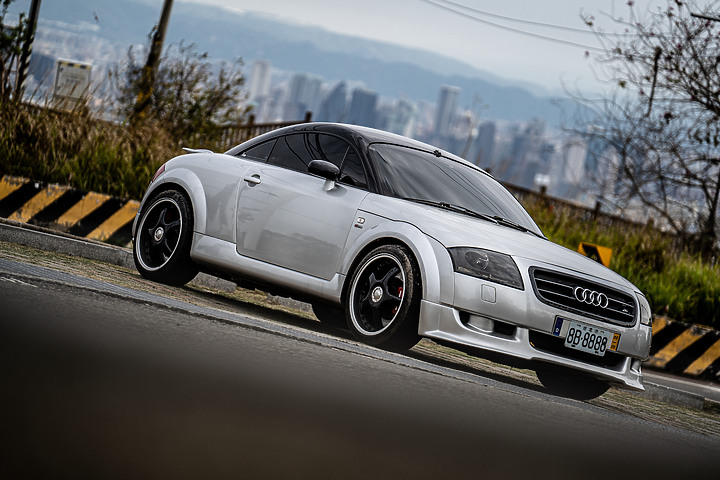 20年前的經典，Audi TT mk1 quattro 6MT - Mobile01