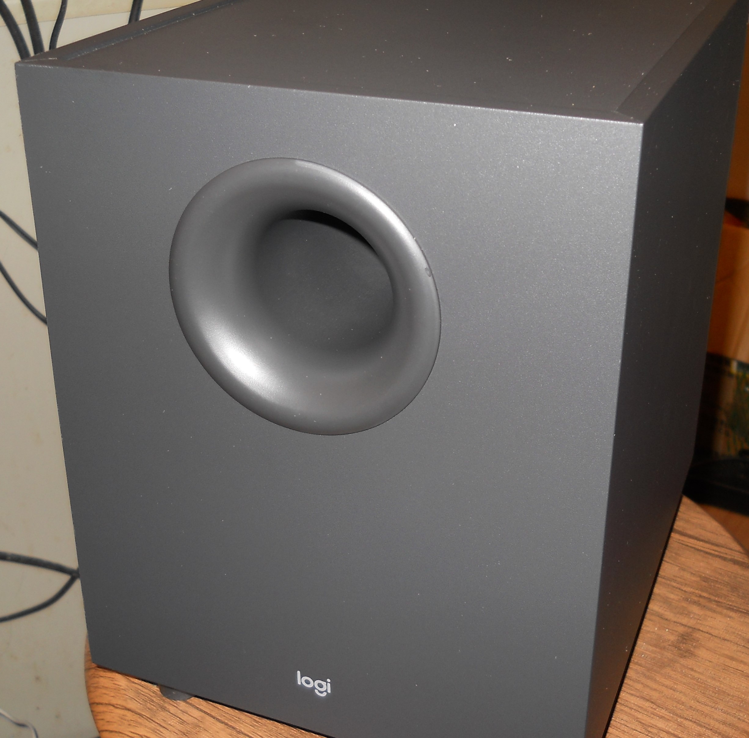 【最末尾再聽一首西洋歌】。 Logitech Z407新款2.1喇叭【開箱】 羅技 中堅級新氣象作品 - Mobile01