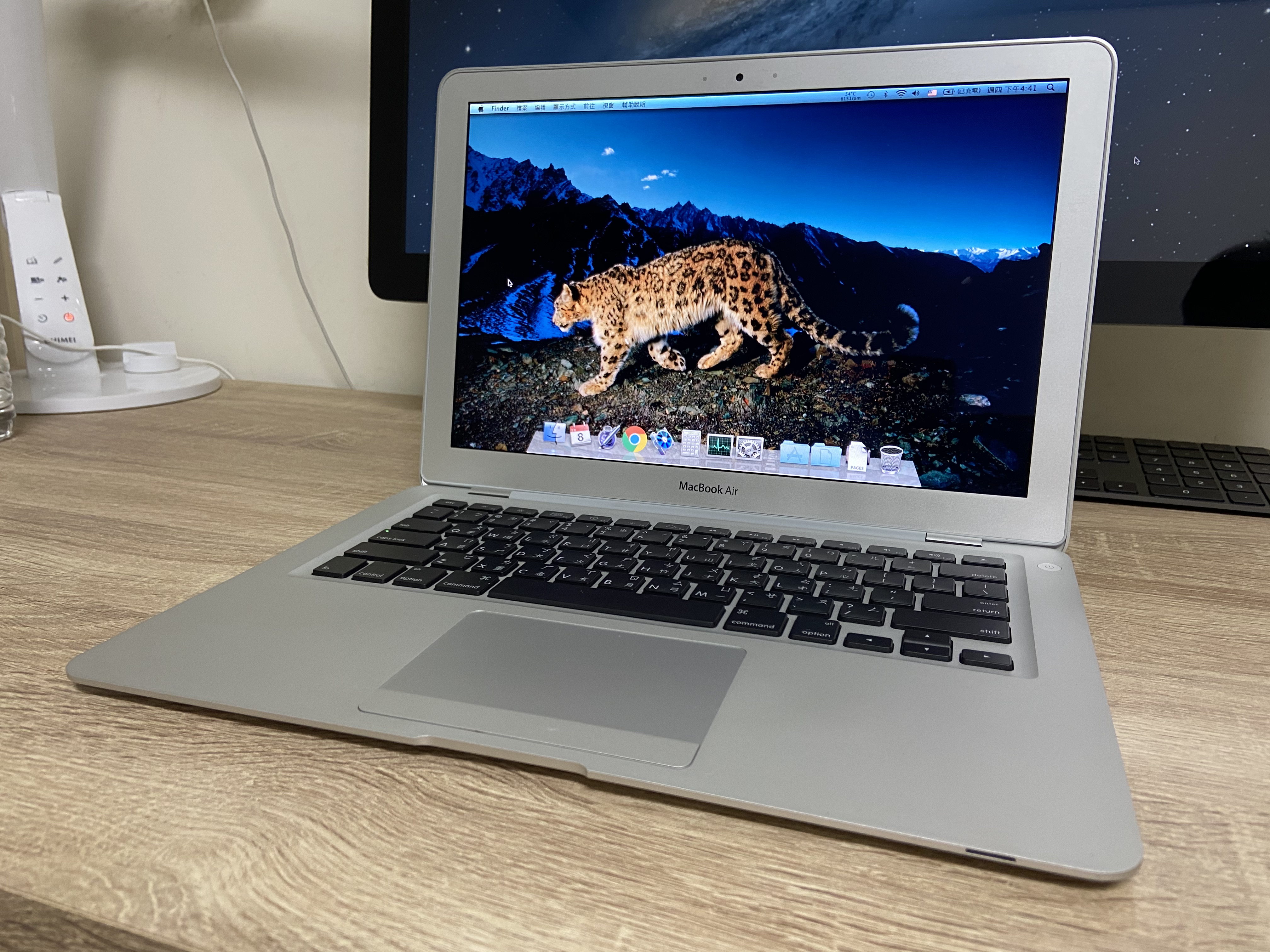 開箱賈伯斯的牛皮紙袋筆電 Macbook Air - Mobile01