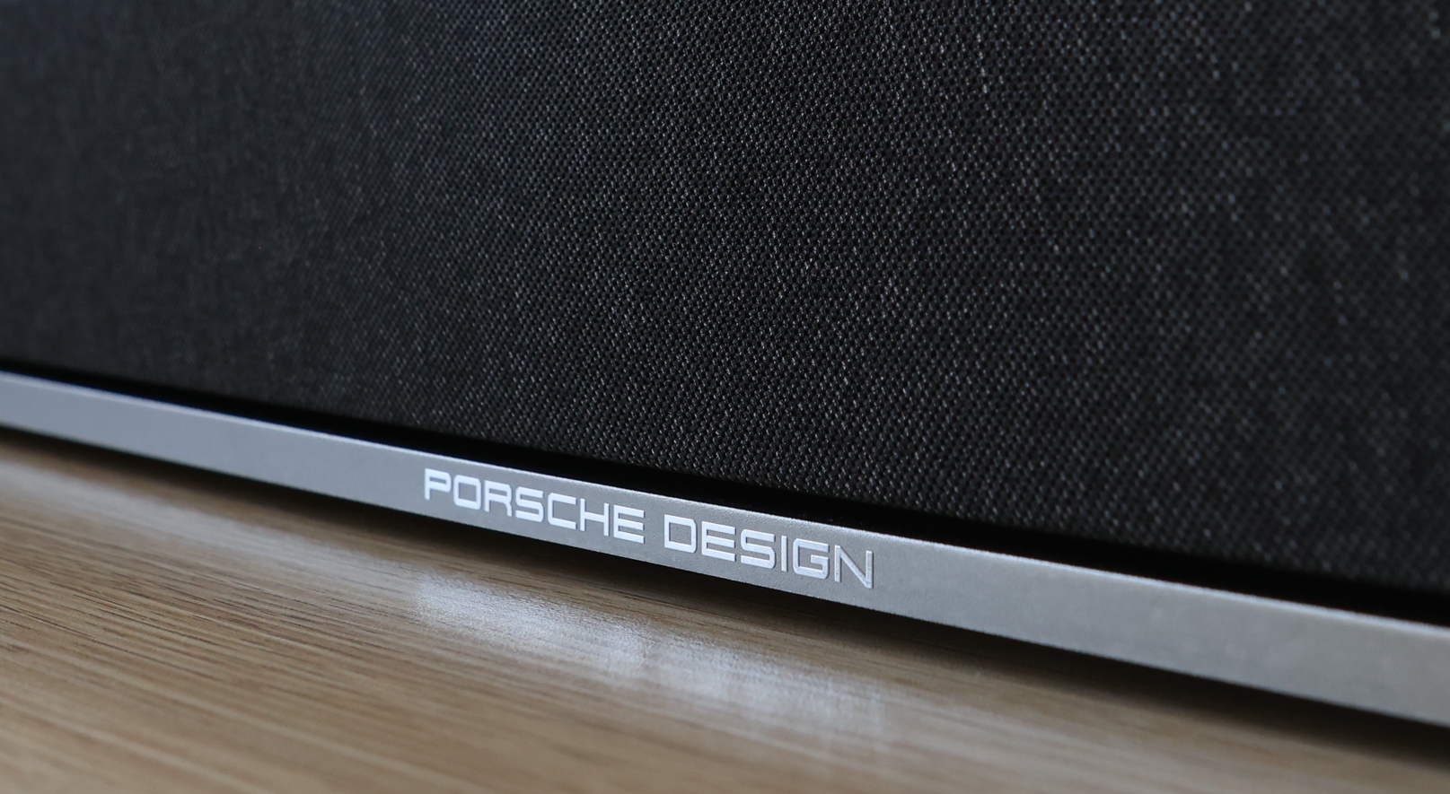 Porsche Design PDB70 IF 設計大獎和紅點設計獎、 杜比全景聲 ATMOS SoundBar 聲霸簡易開箱 ...