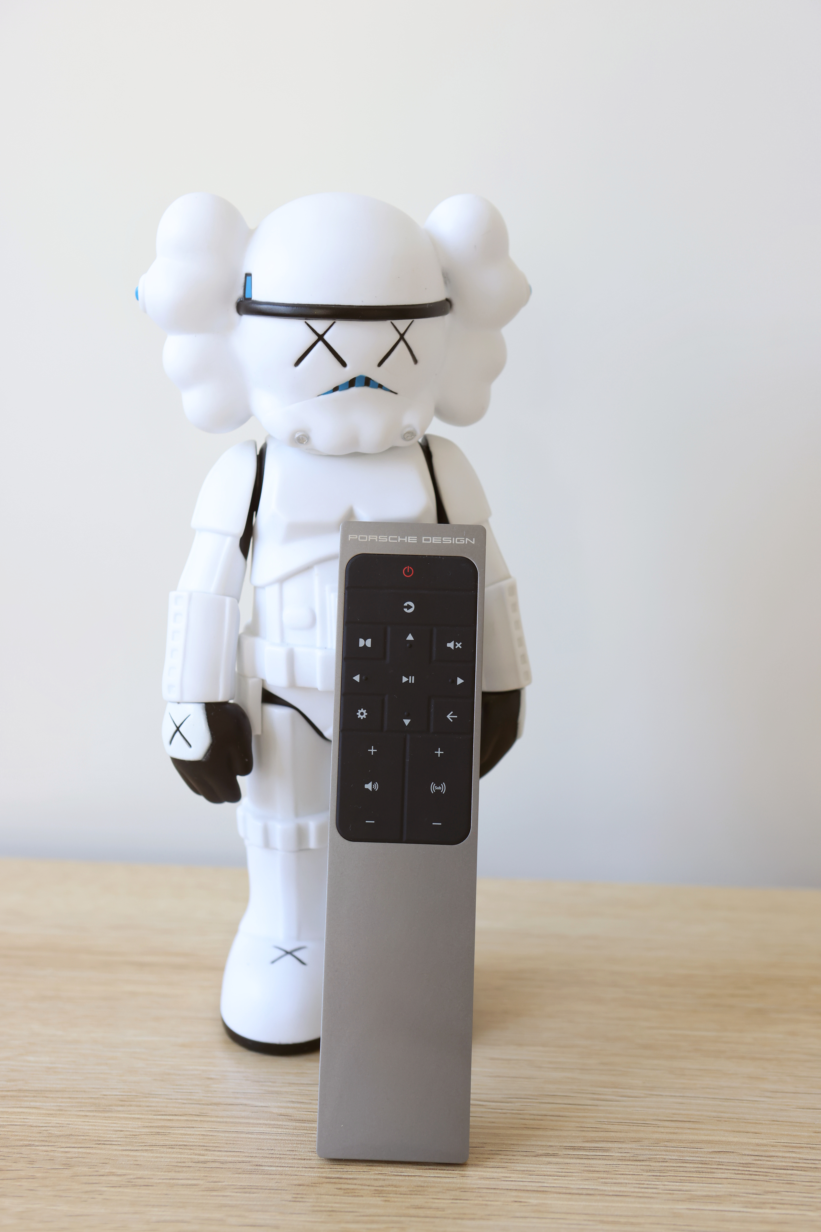 Porsche Design PDB70 IF 設計大獎和紅點設計獎、 杜比全景聲 ATMOS SoundBar 聲霸簡易開箱 ...