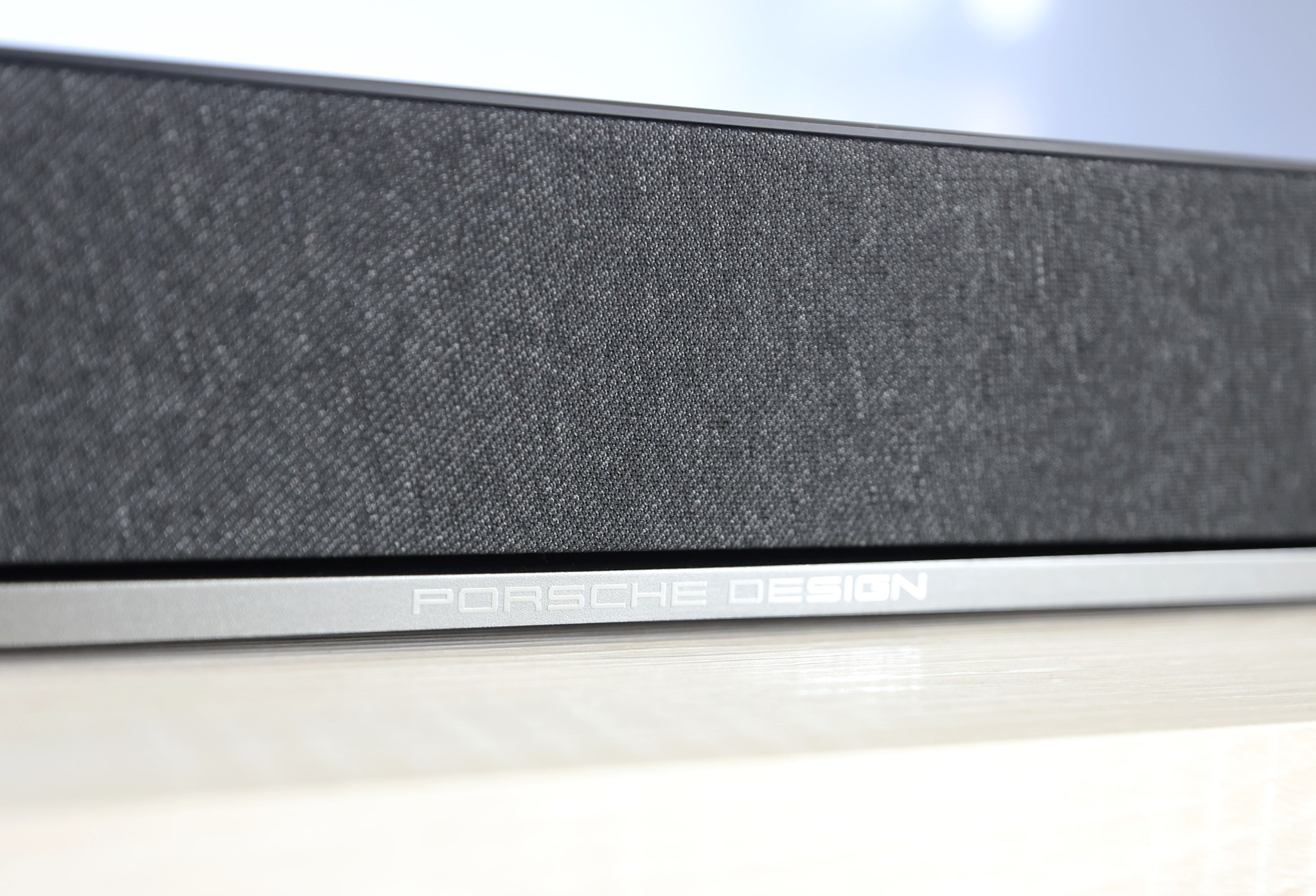 Porsche Design PDB70 IF 設計大獎和紅點設計獎、 杜比全景聲 ATMOS SoundBar 聲霸簡易開箱 ...