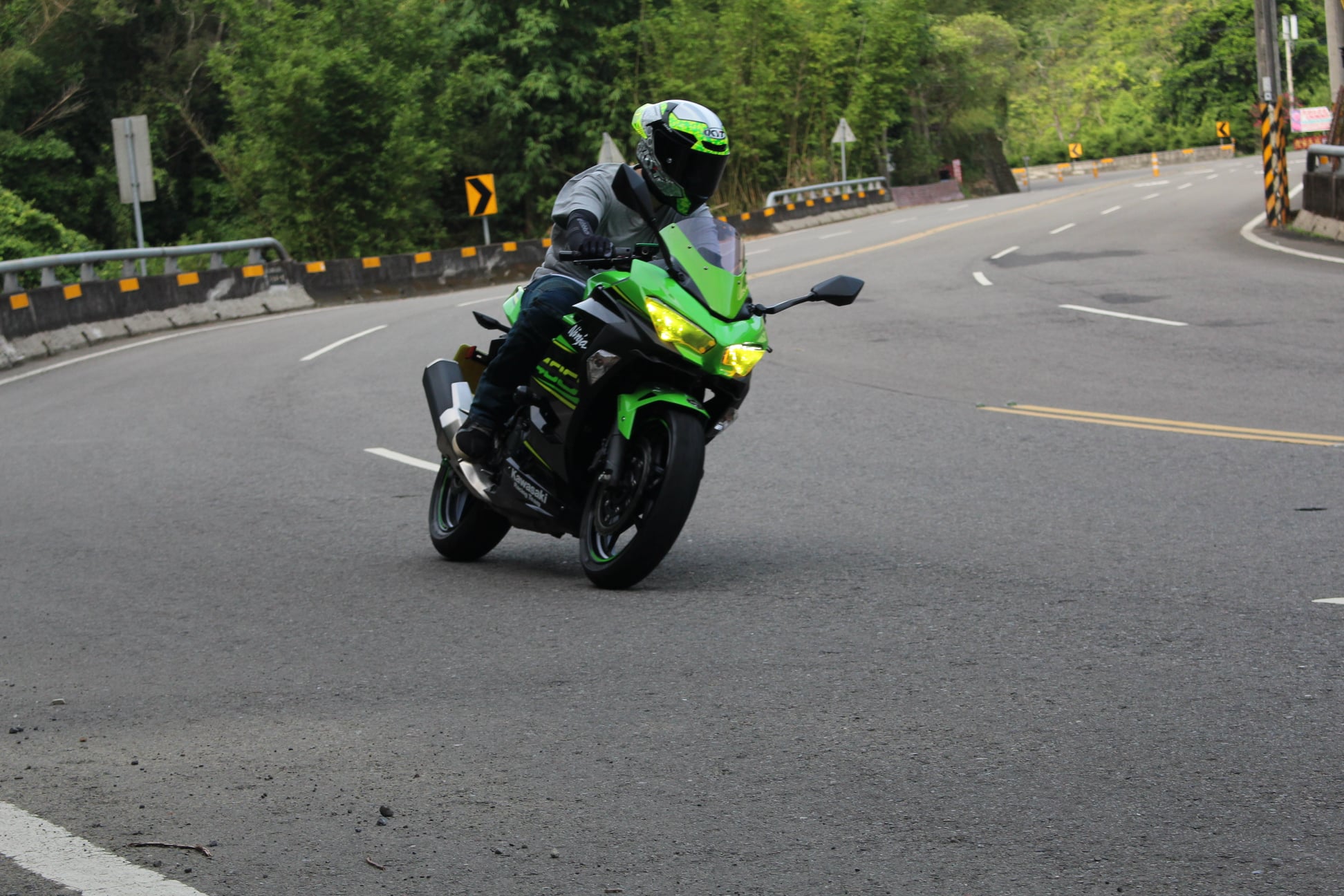 KYT TT-Course #14 小開箱! - Mobile01