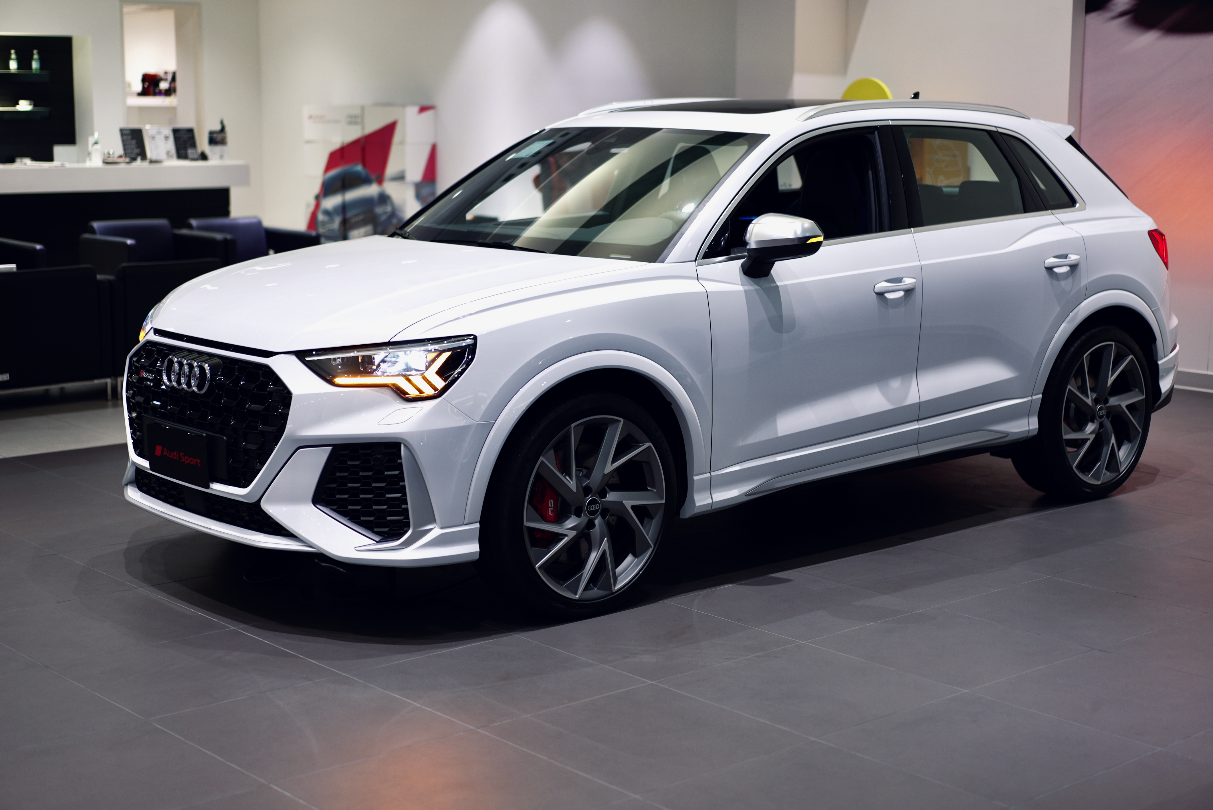 實車照片分享 2022年式 Audi RS Q3 金屬冰川白 Glacier white - Mobile01