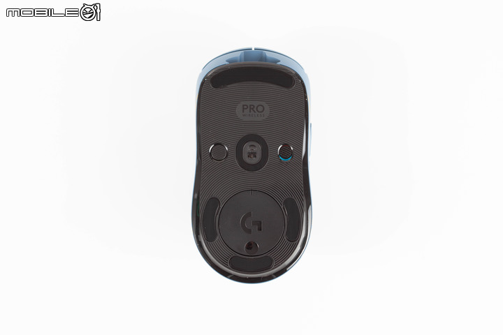 Logitech G x 英雄聯盟珍藏版聯名系列套組開箱 以英雄圖騰加持遊戲能量 - Mobile01