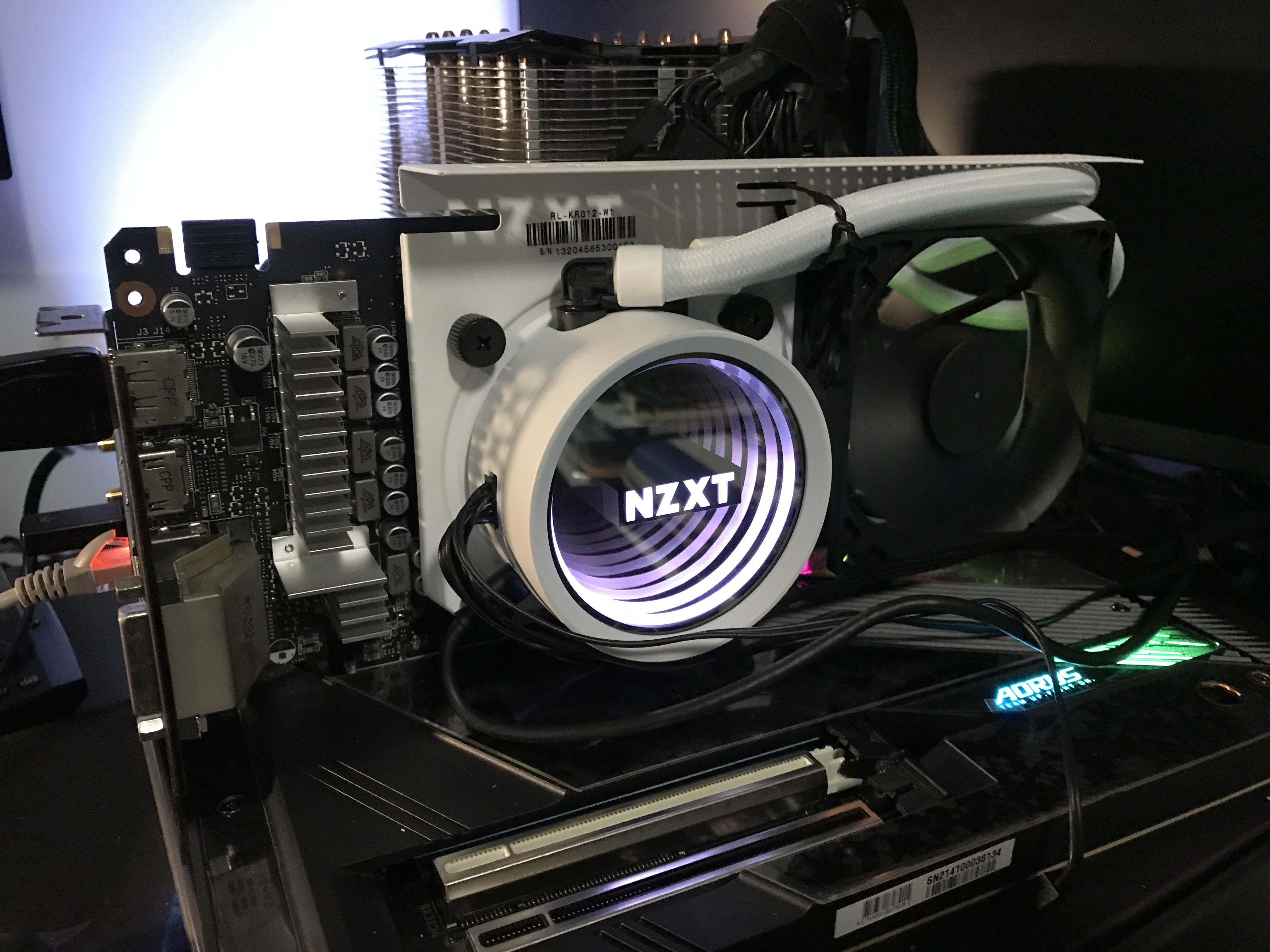 NZXT 顯示卡上市？NZXT G12 通用型顯示卡水冷套件，分享開箱！ - Mobile01