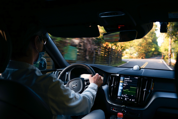 跑車感大躍昇！Volvo XC60 B5R Polestar 升級套件試駕心得分享 - Mobile01