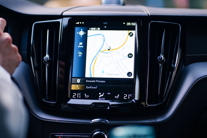 跑車感大躍昇！Volvo XC60 B5R Polestar 升級套件試駕心得分享 - Mobile01