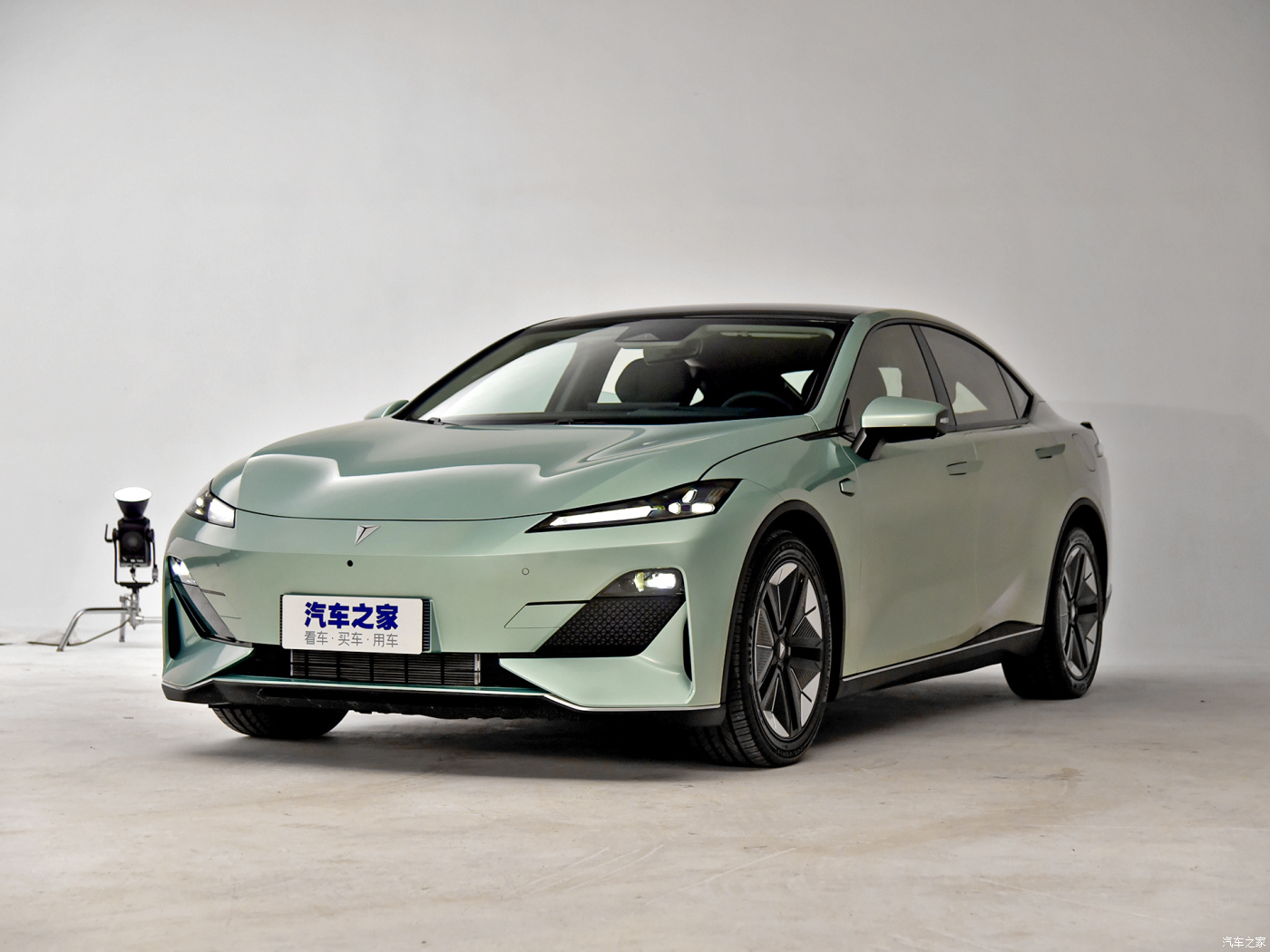 長安深藍純電 SL03 - Mobile01