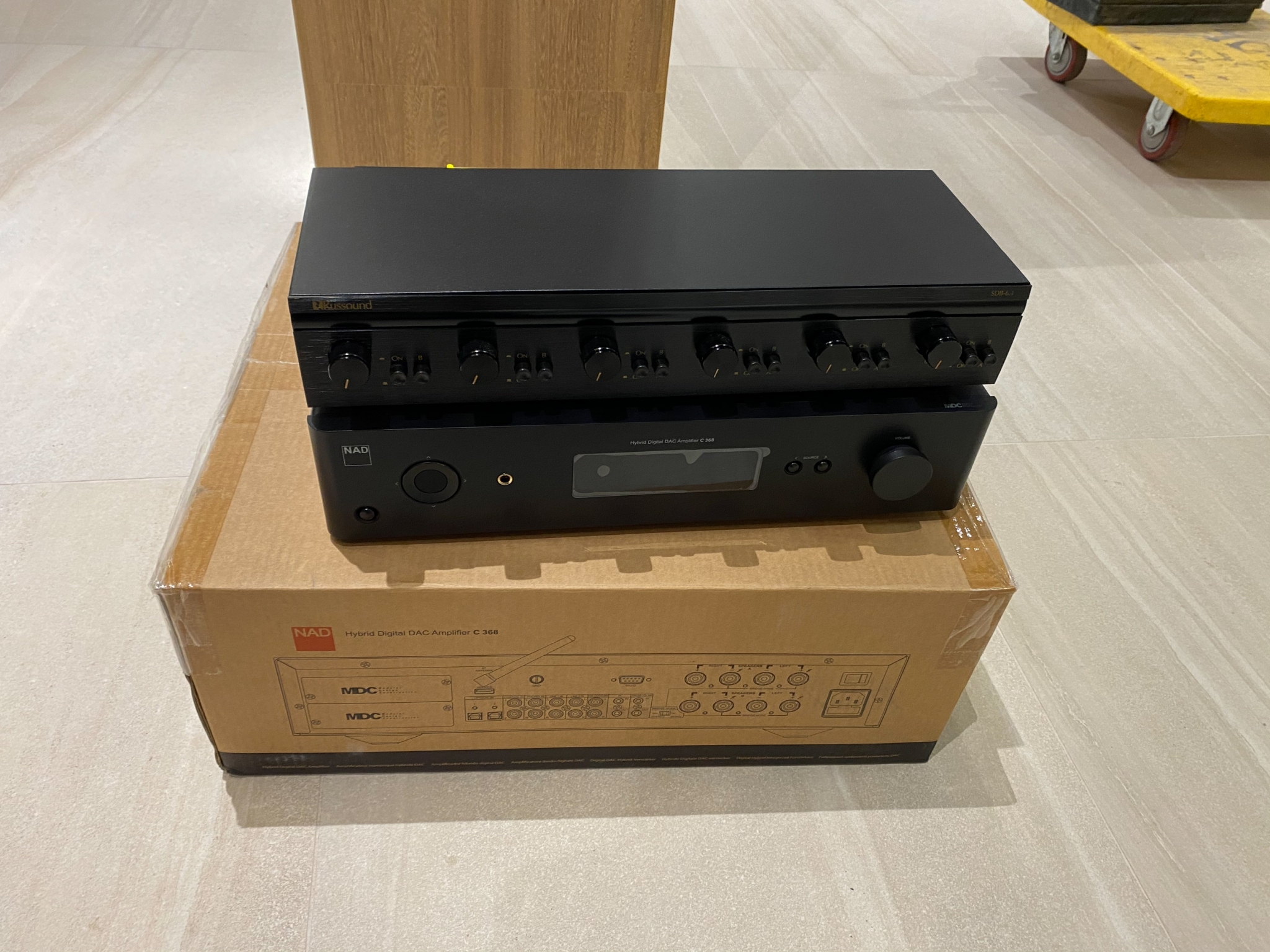 店面多空間音響系統分享 NAD C368 + Russound SDB-6.1 - Mobile01