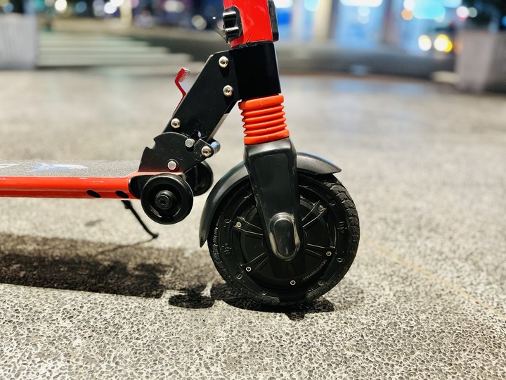 [開箱]BIRDYEDGE G2 PLUS 台灣電動滑板車 女孩友善 - Mobile01